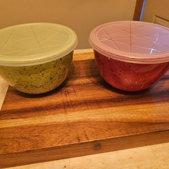 Kitchen | Zak Confetti Bowls With Lids Set Of Two Red Green | Poshmark
